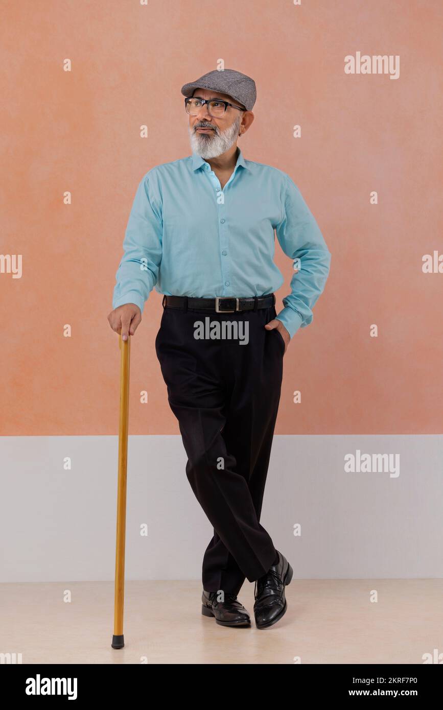 Male front view in flat cap hi-res stock photography and images - Alamy