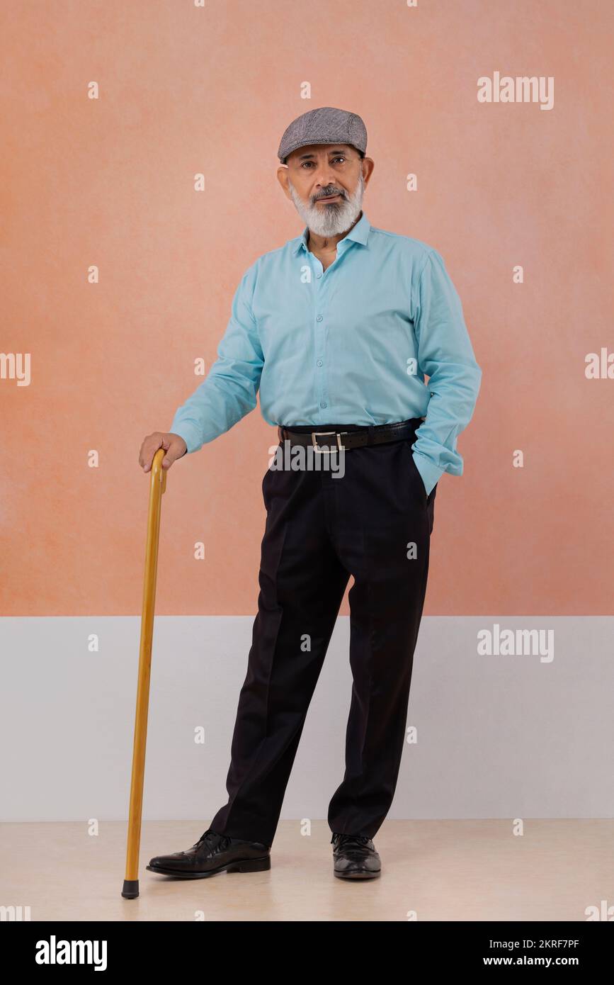 Male front view in flat cap hi-res stock photography and images - Alamy