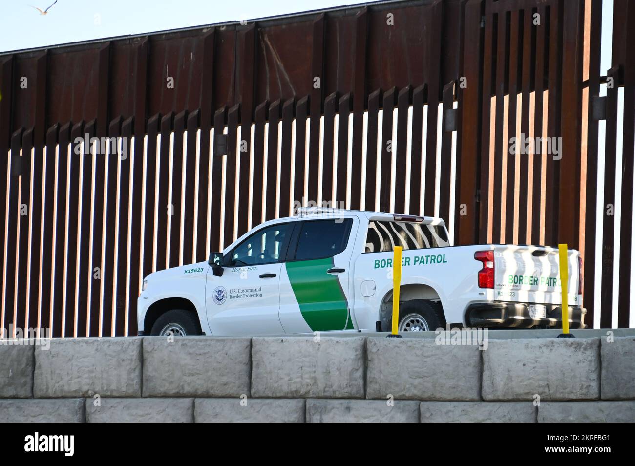 General overall view of a border patrol agent at the San Ysidro Border ...