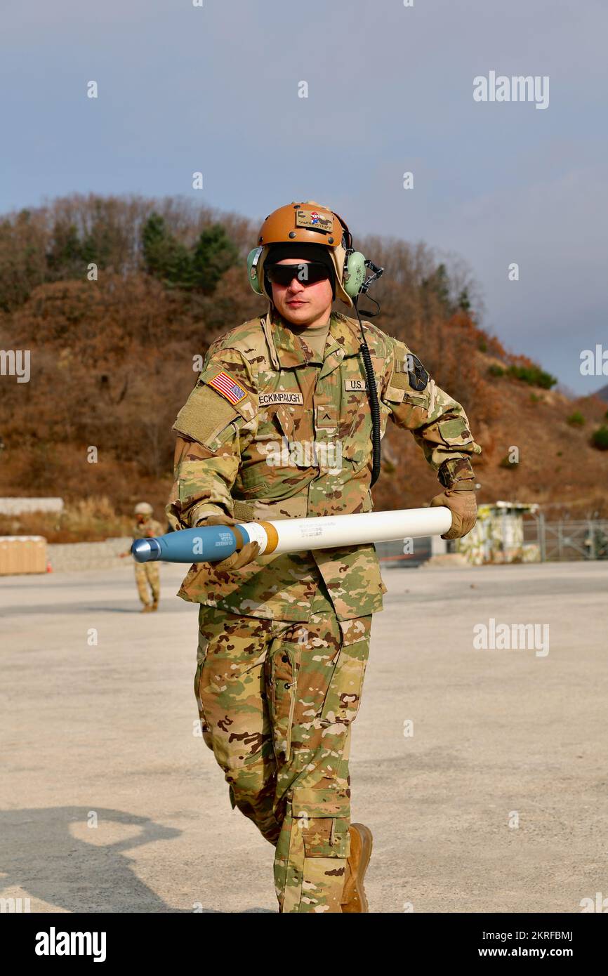 A Soldier from 4th Battalion, 2nd Aviation Regiment, 2nd Combat ...