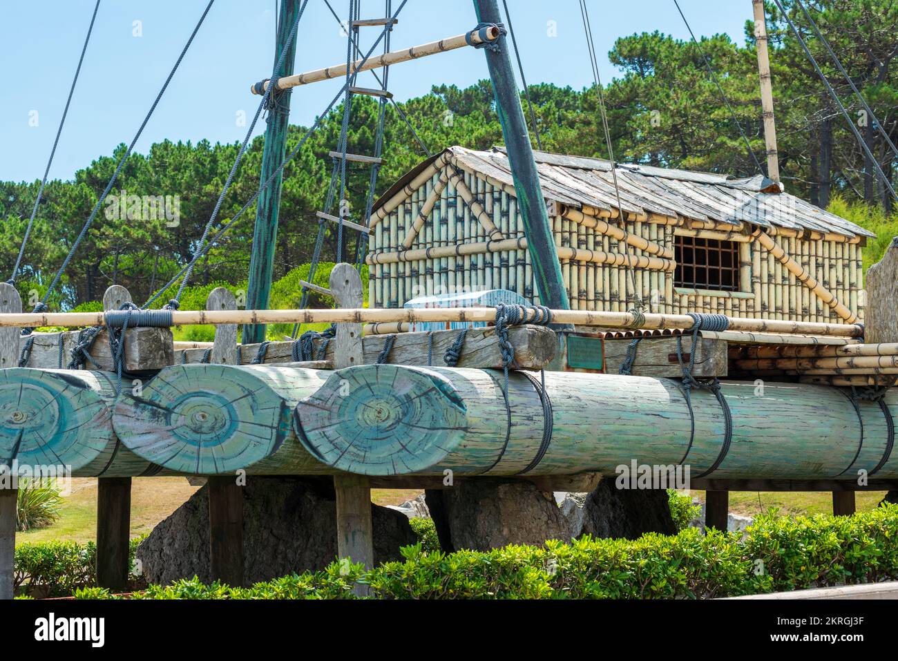 Historical houseboat in the dock Stock Photo - Alamy