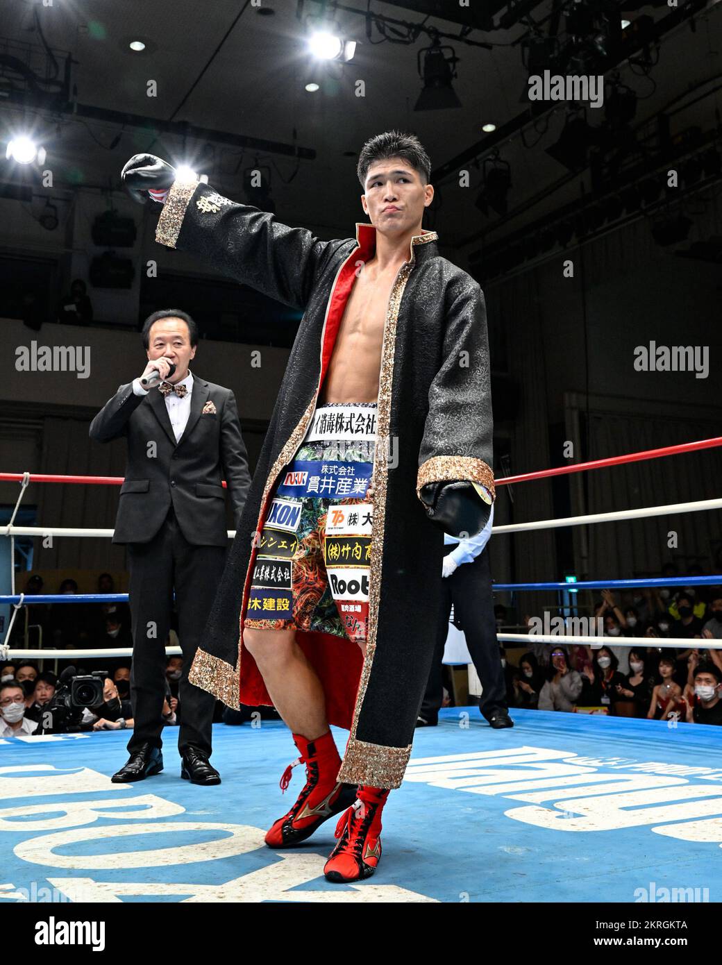 Shu Utsuki before the Japanese light weight boxing title bout at ...