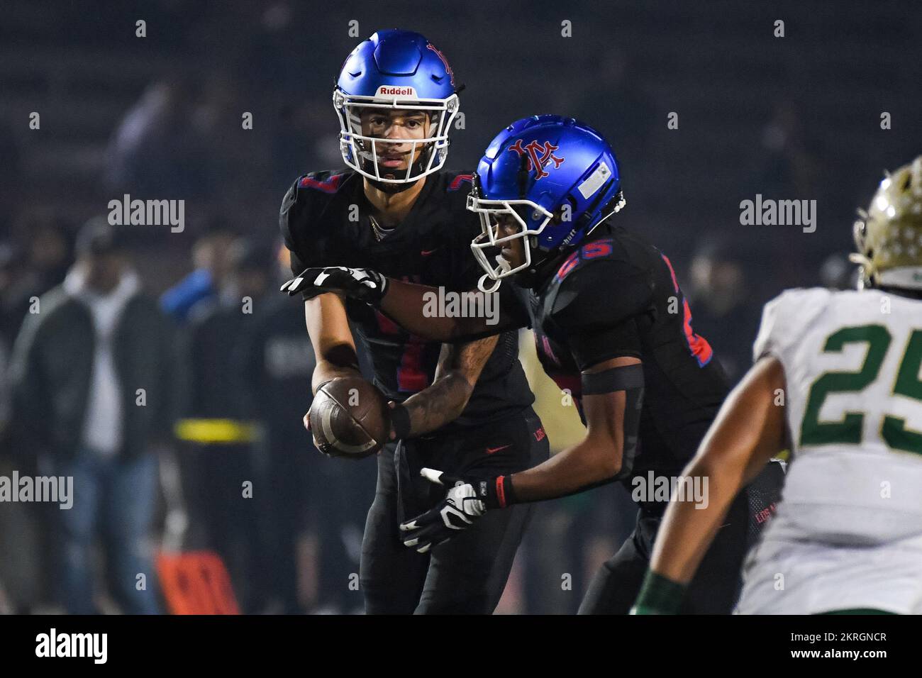 Los Alamitos Griffins quarterback Malachi Nelson (7) during a CIF ...