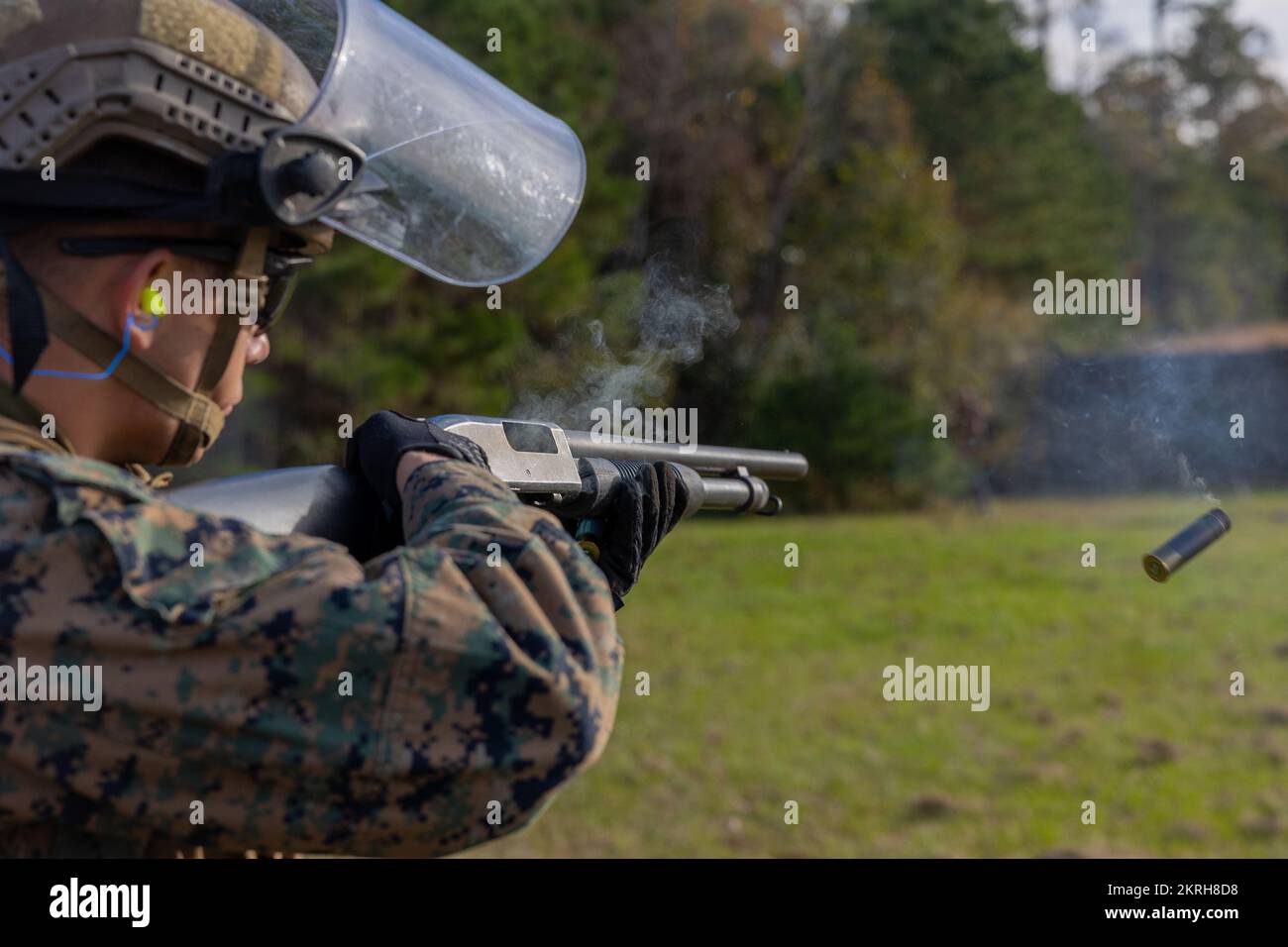 A U.S. Marine with the Battalion Landing Team, 1st Battalion, 6th ...