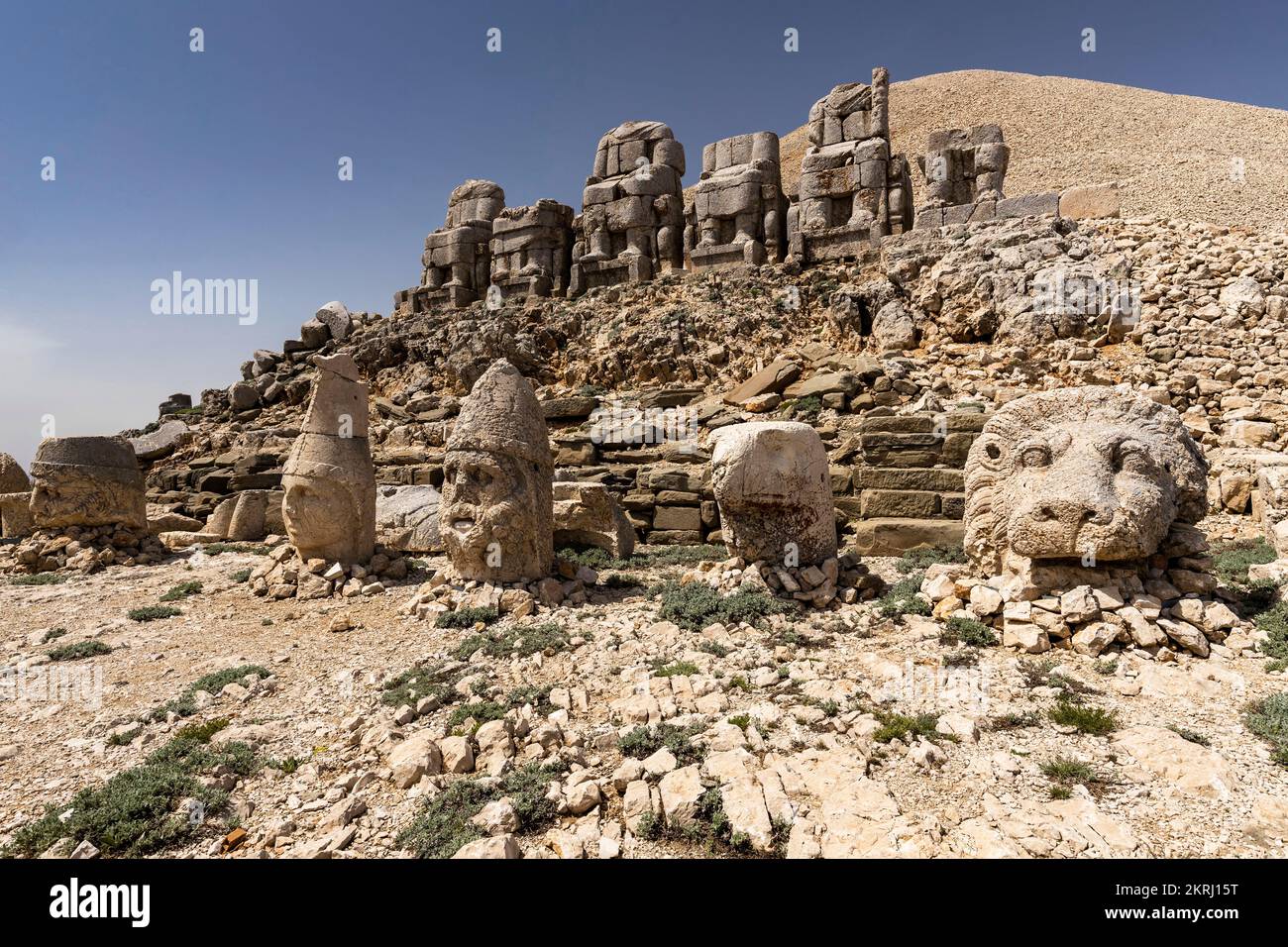 Mount Nemrut, Nemrut Dagi, east terrace and tomb(tumulus), head statues ...