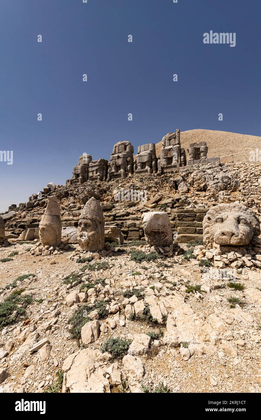Mount Nemrut, Nemrut Dagi, east terrace and tomb(tumulus), head statues ...