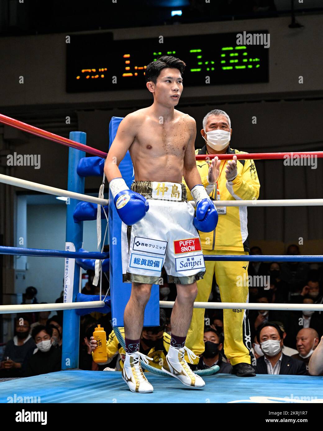 Tatsuro Nakashima before the vacant Japanese Minimum weight boxing ...