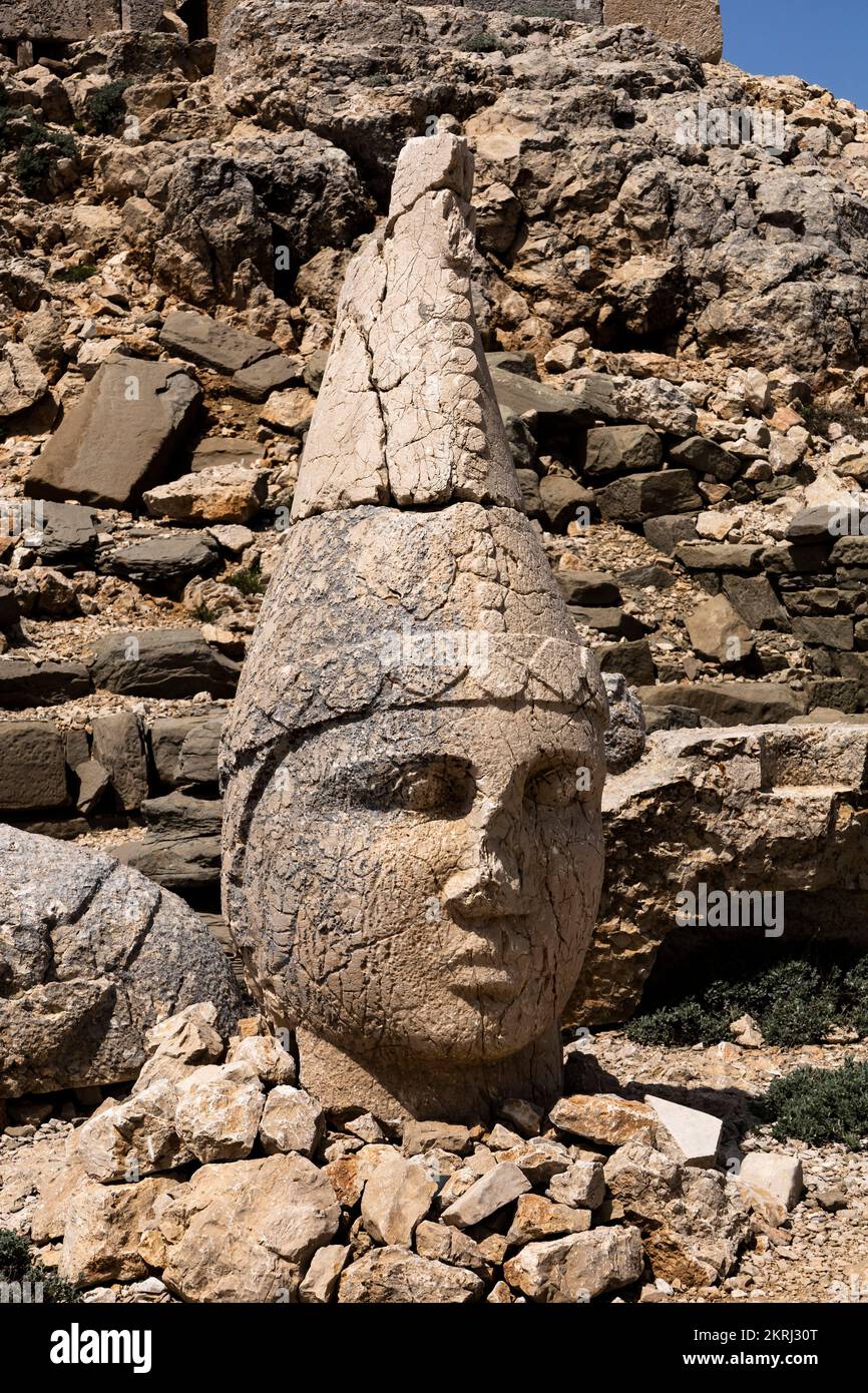 Mount Nemrut, Nemrut Dagi, east terrace, head statue of god Apollo ...