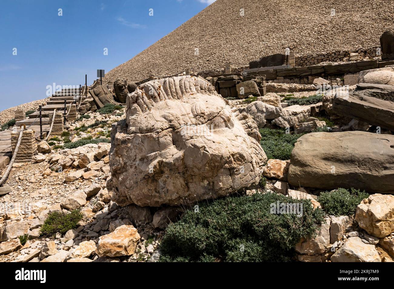 Mount Nemrut, Nemrut Dagi, west terrace, Lion head statue, Commagene ...