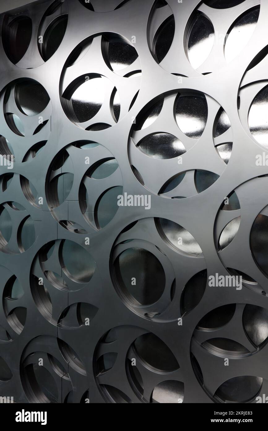 Abstract background of interlocking metallic circles Stock Photo - Alamy