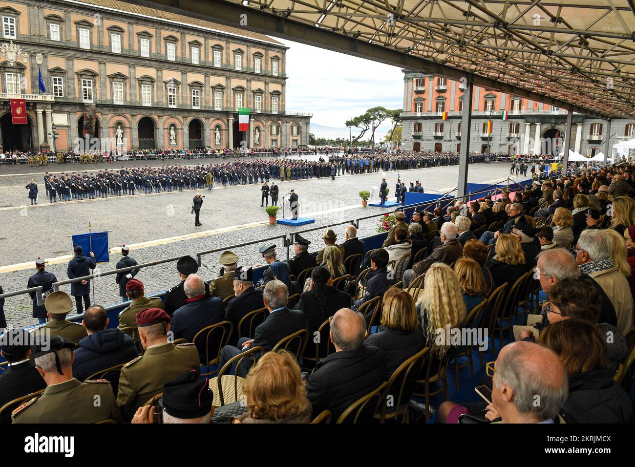 221119-N-XT273-2031 NAPLES, Italy (Nov. 19, 2022) Adm. Stuart B. Munsch ...