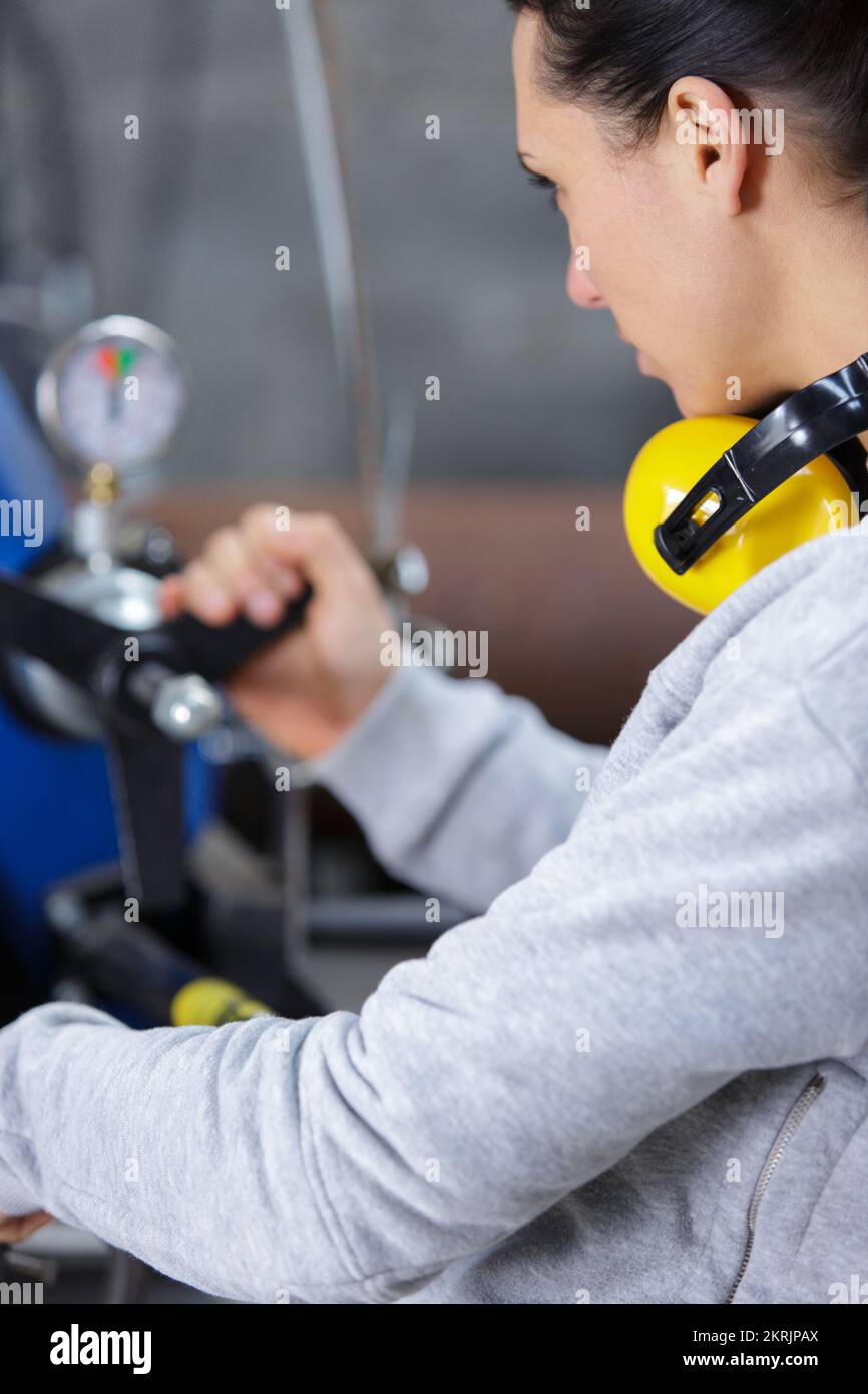 Female operative hi-res stock photography and images - Alamy