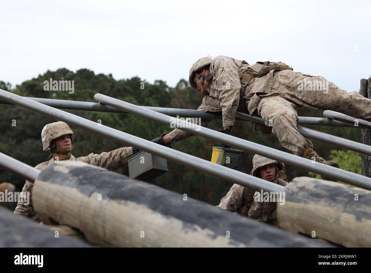 Recruits with Hotel Company, 2nd Recruit Training Battalion, conduct ...