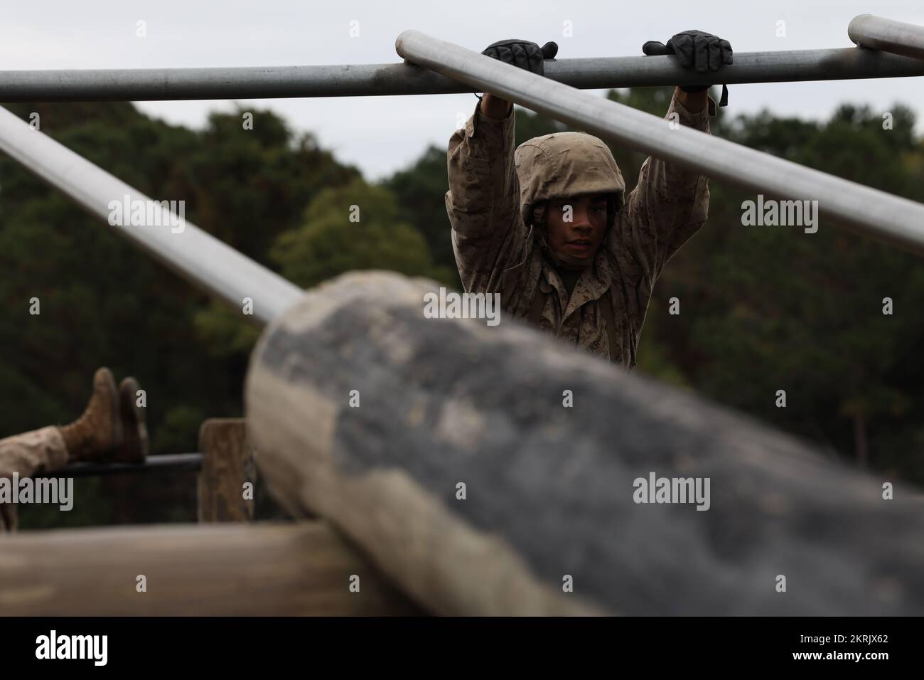 Recruits with Hotel Company, 2nd Recruit Training Battalion, conduct ...
