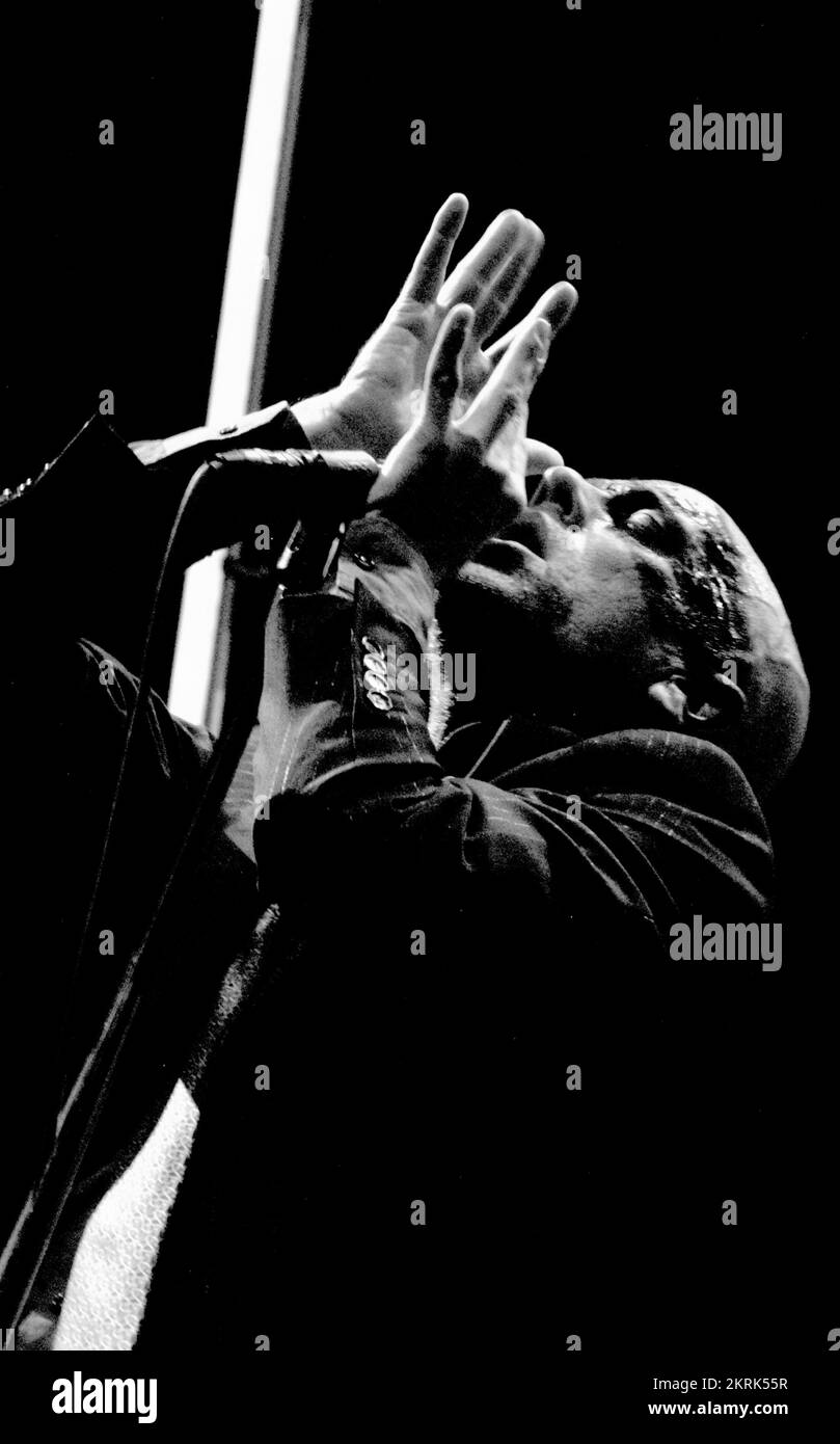 MICHAEL STIPE, REM, WORLD TOUR, 2005: Singer Michael Stipe of the ...