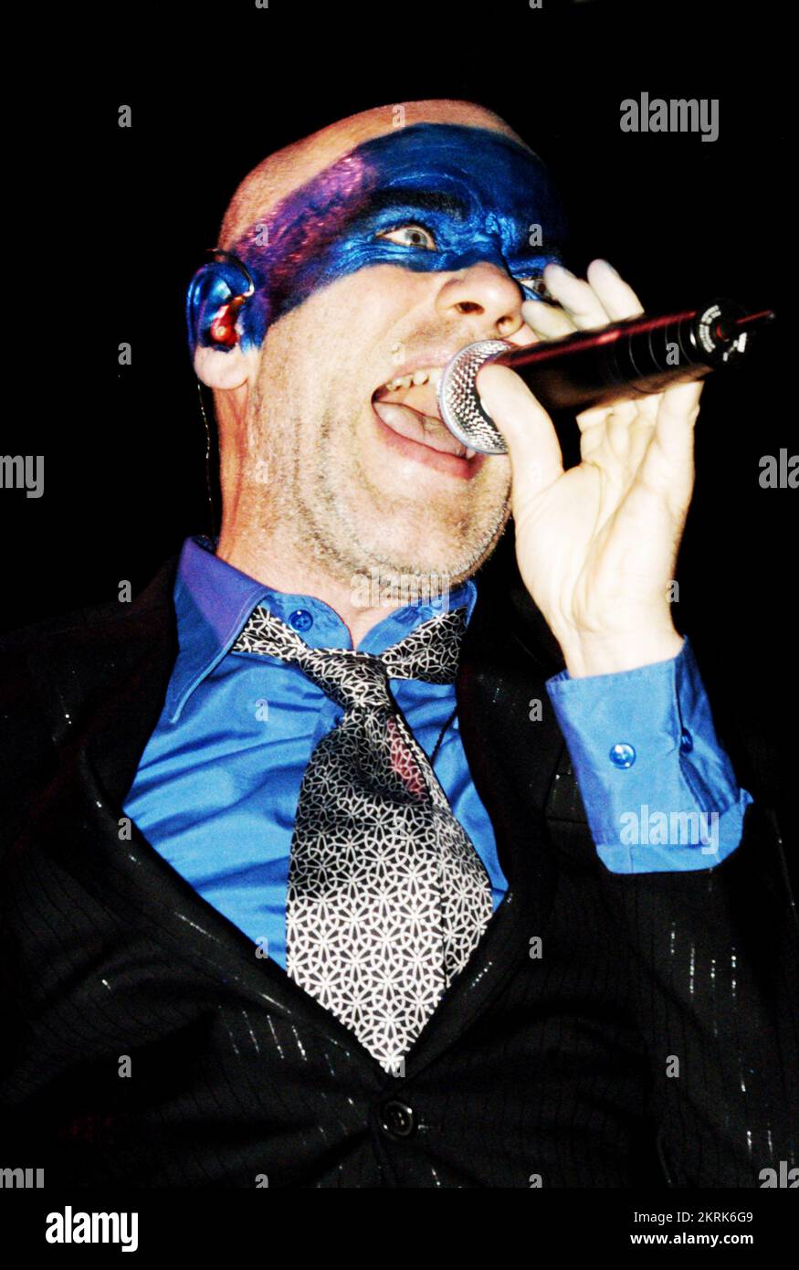 MICHAEL STIPE, REM, WORLD TOUR, 2005: Singer Michael Stipe of the ...