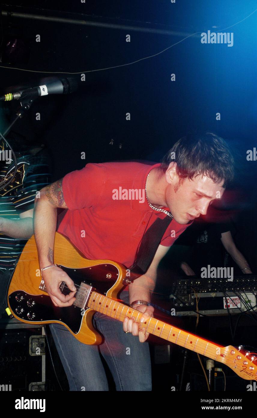 SAMUEL PRESTON, THE ORDINARY BOYS, 2004: A young Samuel Preston in red ...