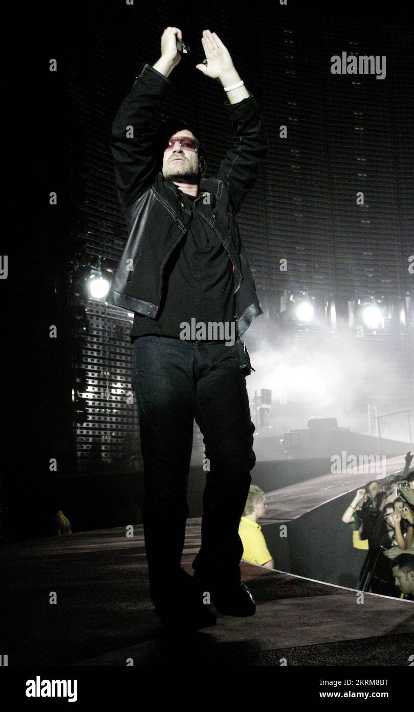 Bono lead singer of u2 hi-res stock photography and images - Alamy