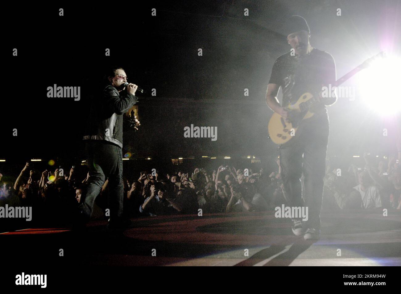 Principality stadium crowd hi-res stock photography and images - Alamy