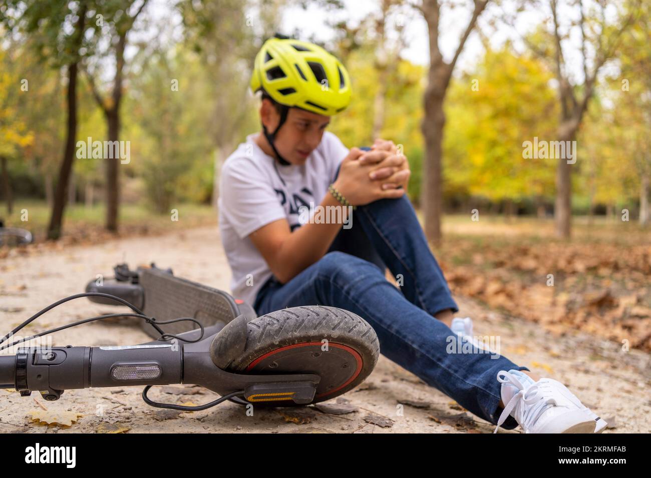 Teen boy pain leg hi-res stock photography and images - Alamy
