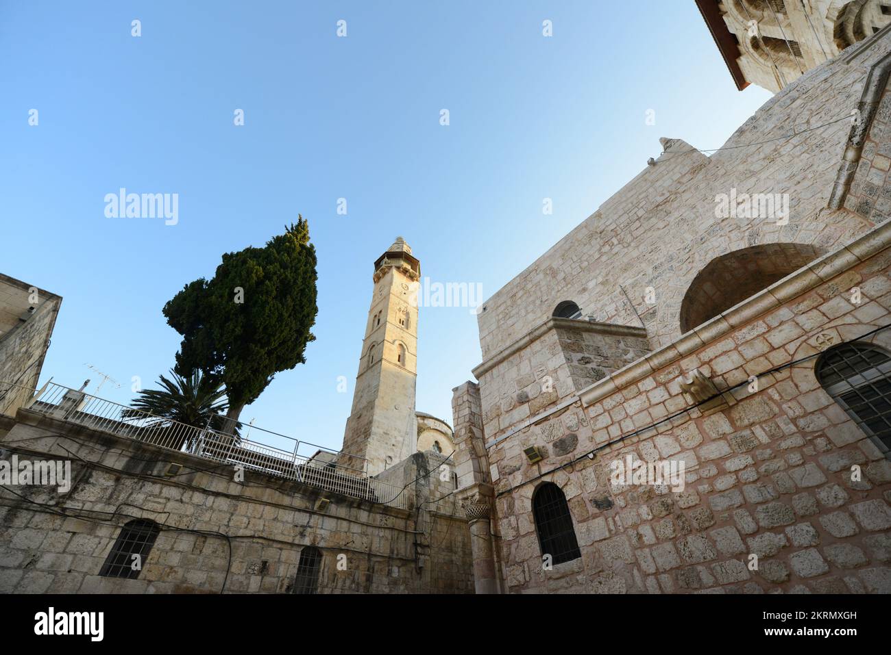 Looking up at the Omar mosque and the church of the holy Sepulchre in ...