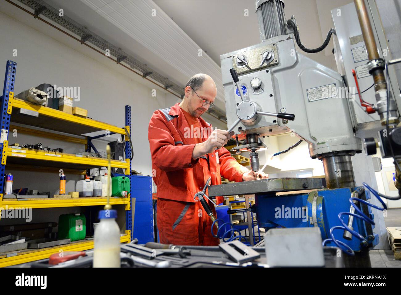 Drilling hi-res stock photography and images - Alamy