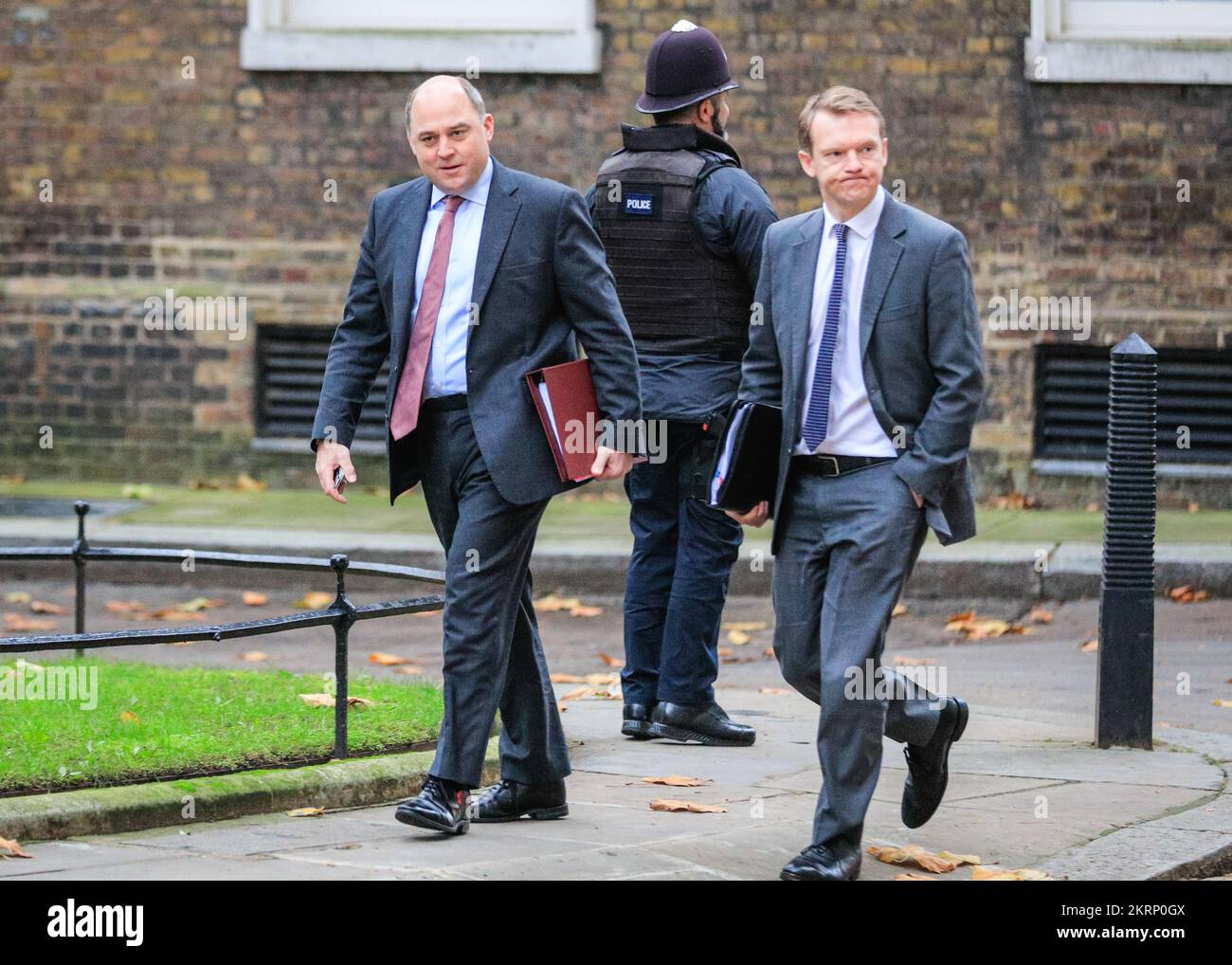 Secretary of the defense of the united kingdom ben wallace hi-res stock ...