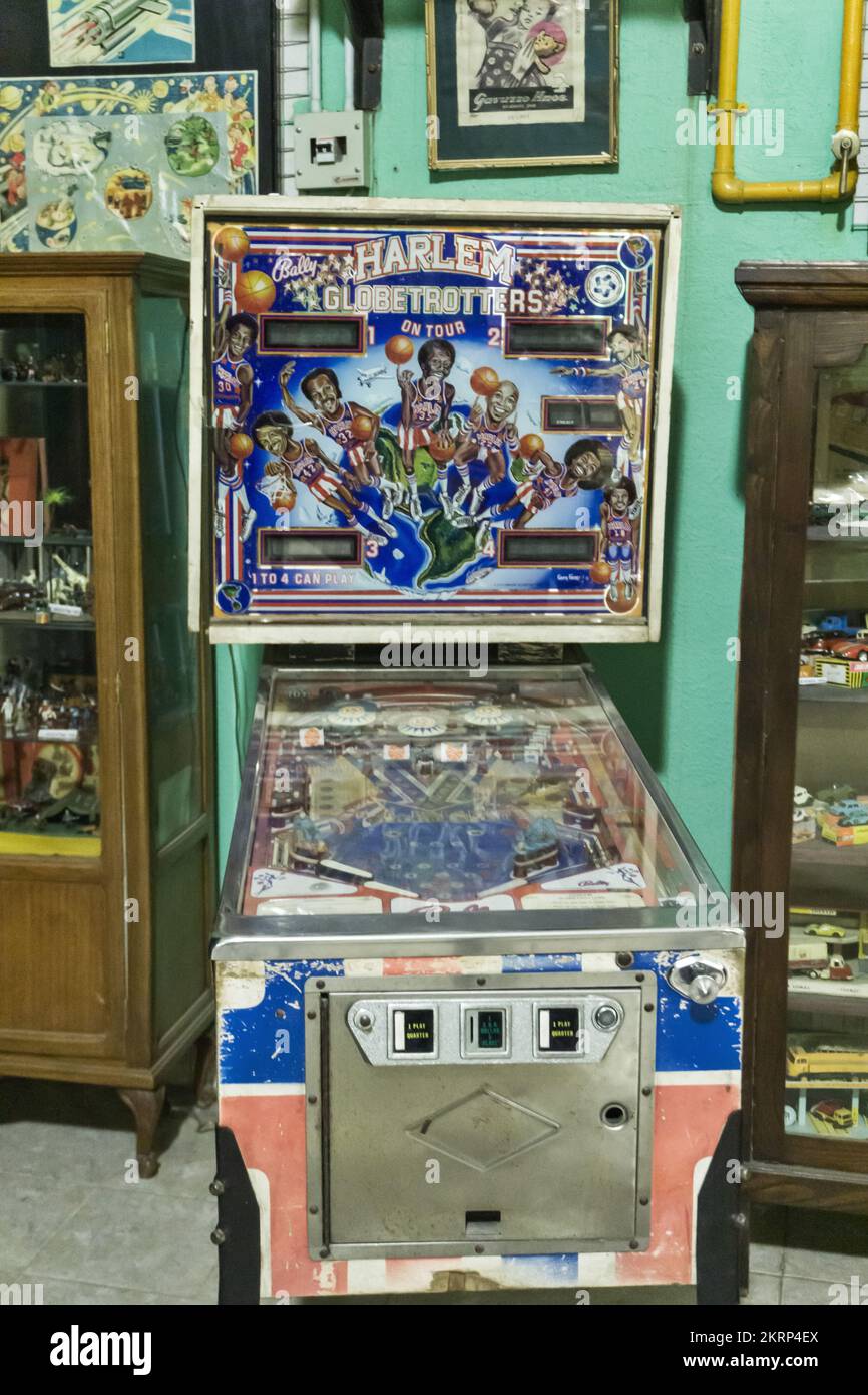 Av. del Libertador street, Argentine Toy Museum, El Calafate, Santa ...