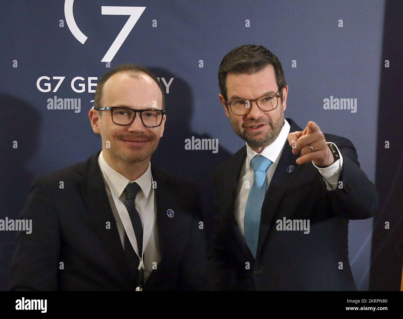 Berlin, Germany. 29th Nov, 2022. Marco Buschmann (FDP, r), Federal ...