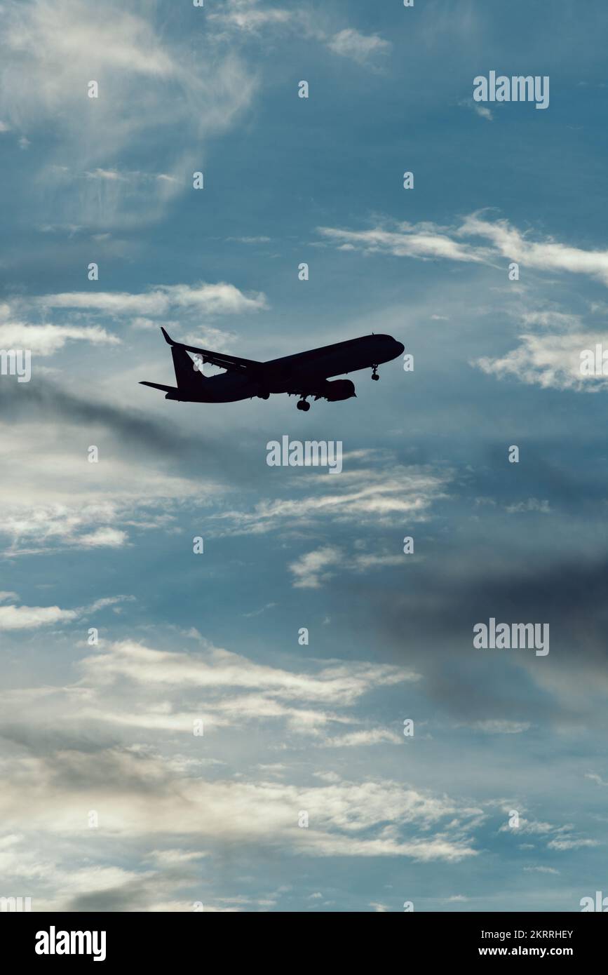 Silhouette airplane travel transport hi-res stock photography and ...