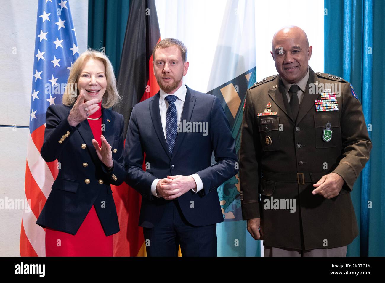 Dresden, Germany. 29th Nov, 2022. U.S. Ambassador Amy Gutmann (l-r ...