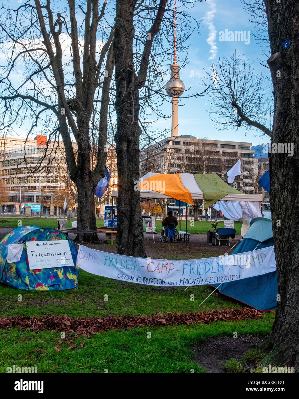 Freedom Camp Anti-War protest, am Lustgarten, Mitte, Berlin, Germany ...