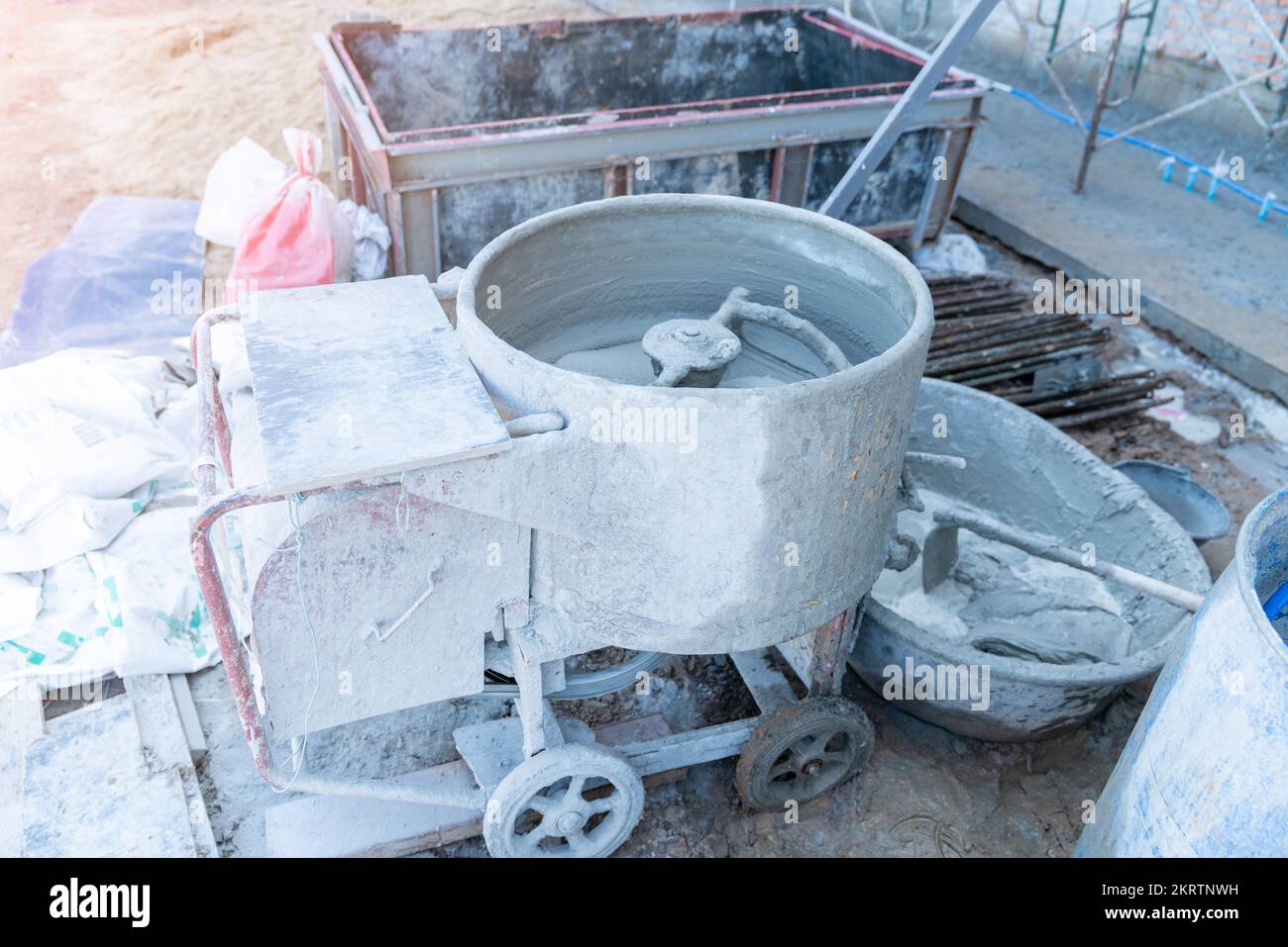 Mixed concrete pouring construction site hi-res stock photography and ...