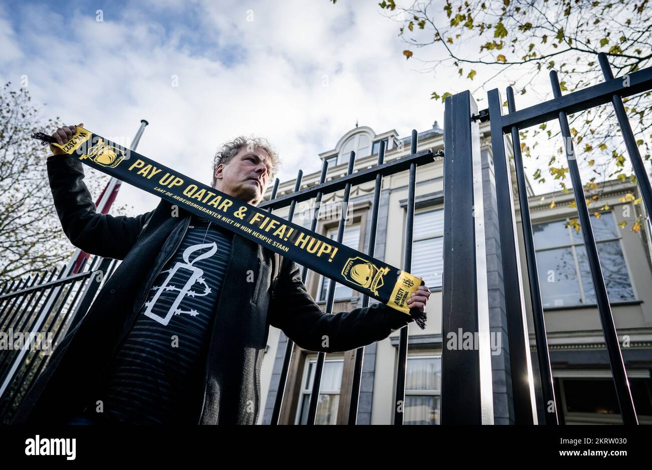 THE HAGUE - Members of Amnesty International prior to offering ...