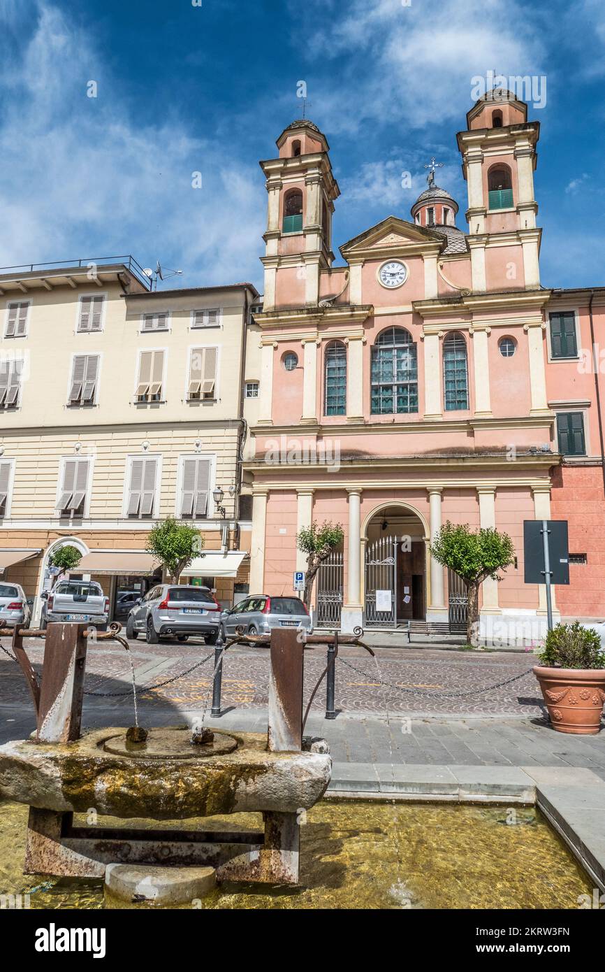 Varese Ligure, Italy - 07/01/2020: beautiful church and fountain Stock ...