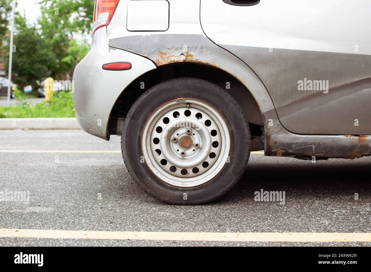 Rusty car body Stock Photo - Alamy