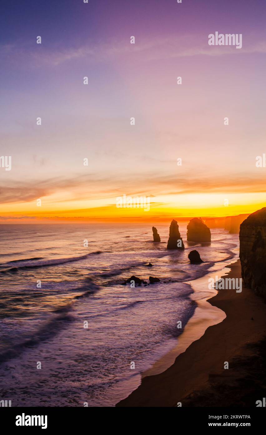 Vertical sundown landscape of the beautiful 12 apostles in Victoria ...