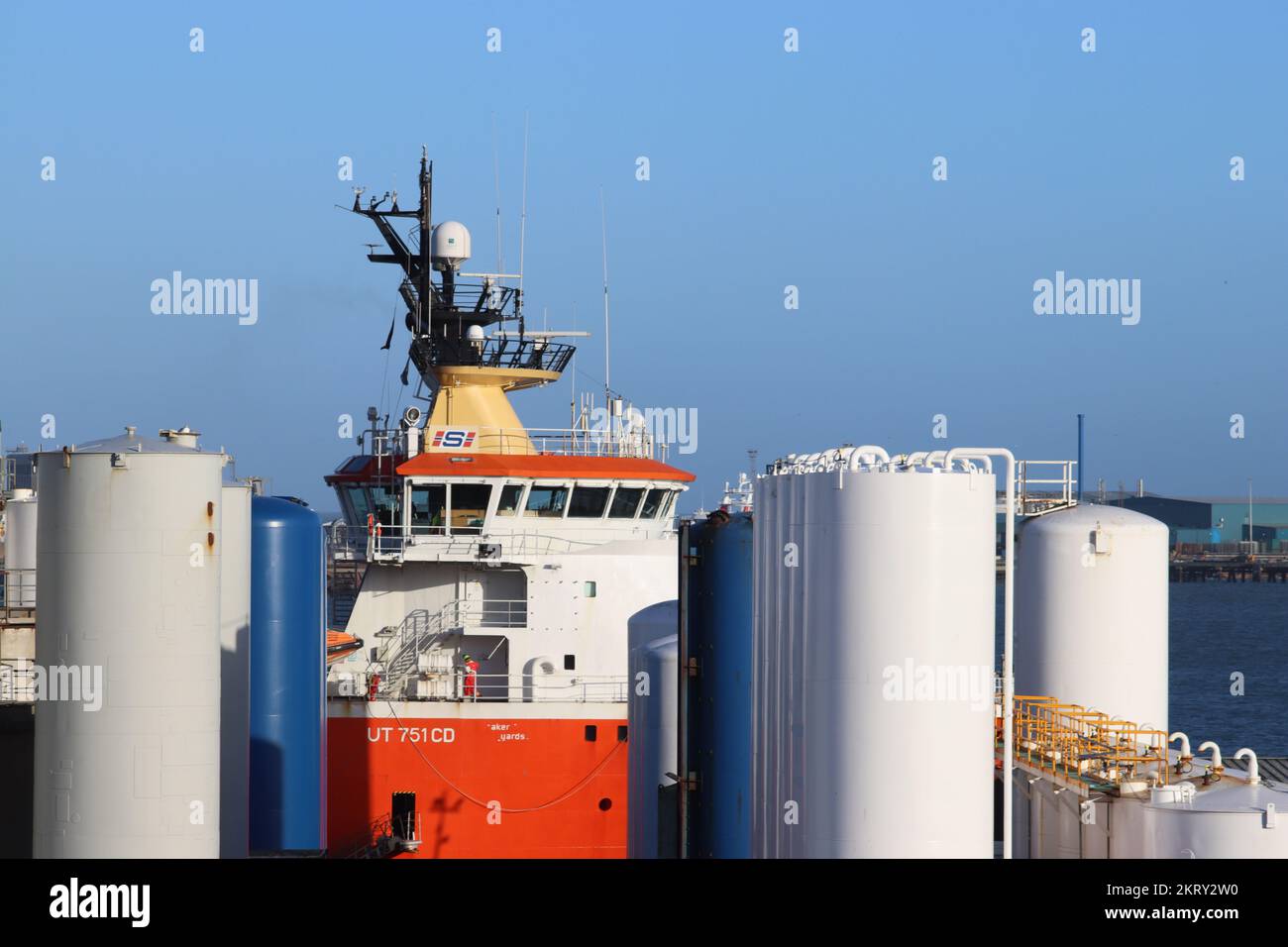 Oil supply boats in Peterhead Stock Photo - Alamy