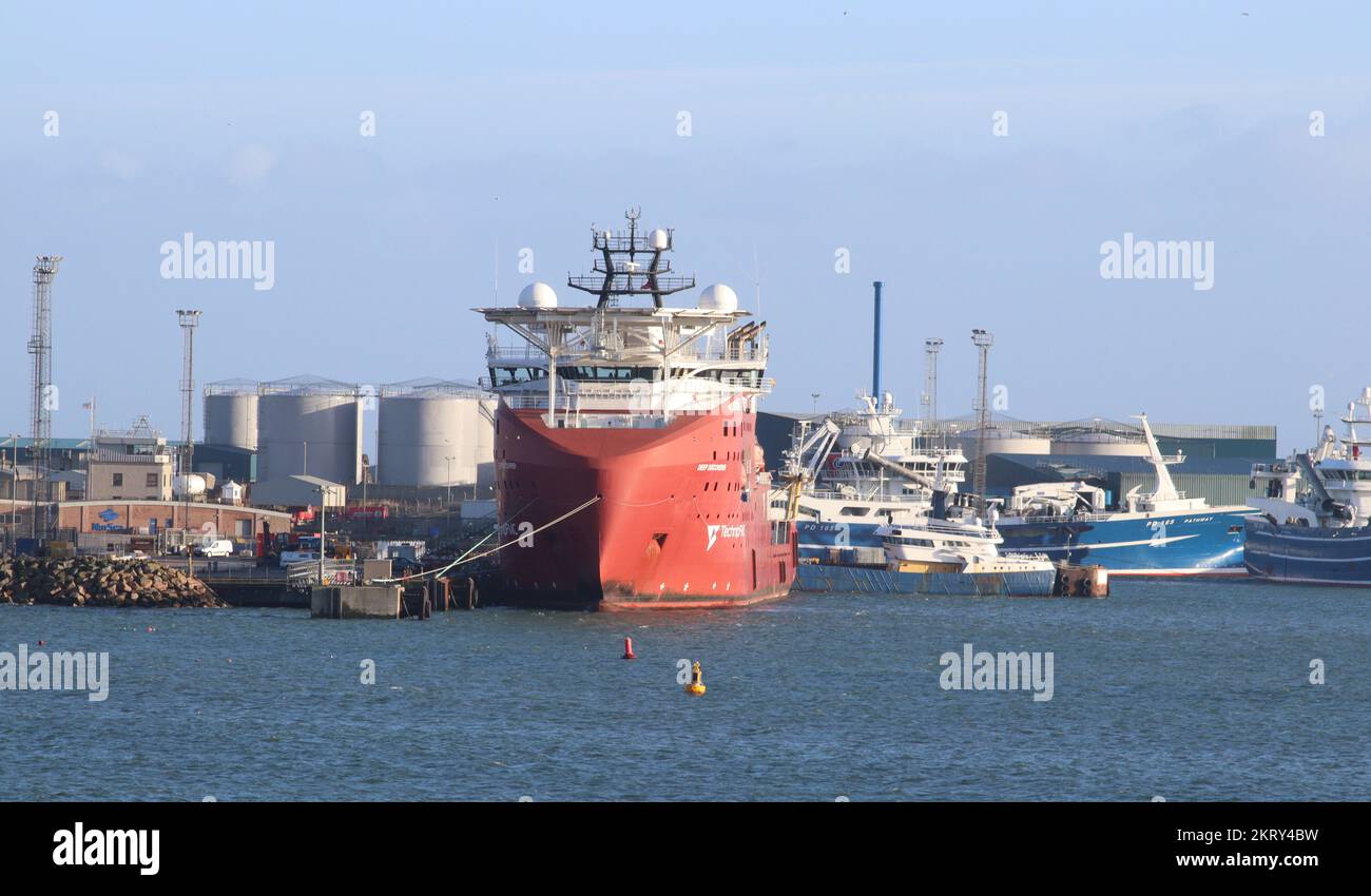 Oil supply boats in Peterhead Stock Photo - Alamy