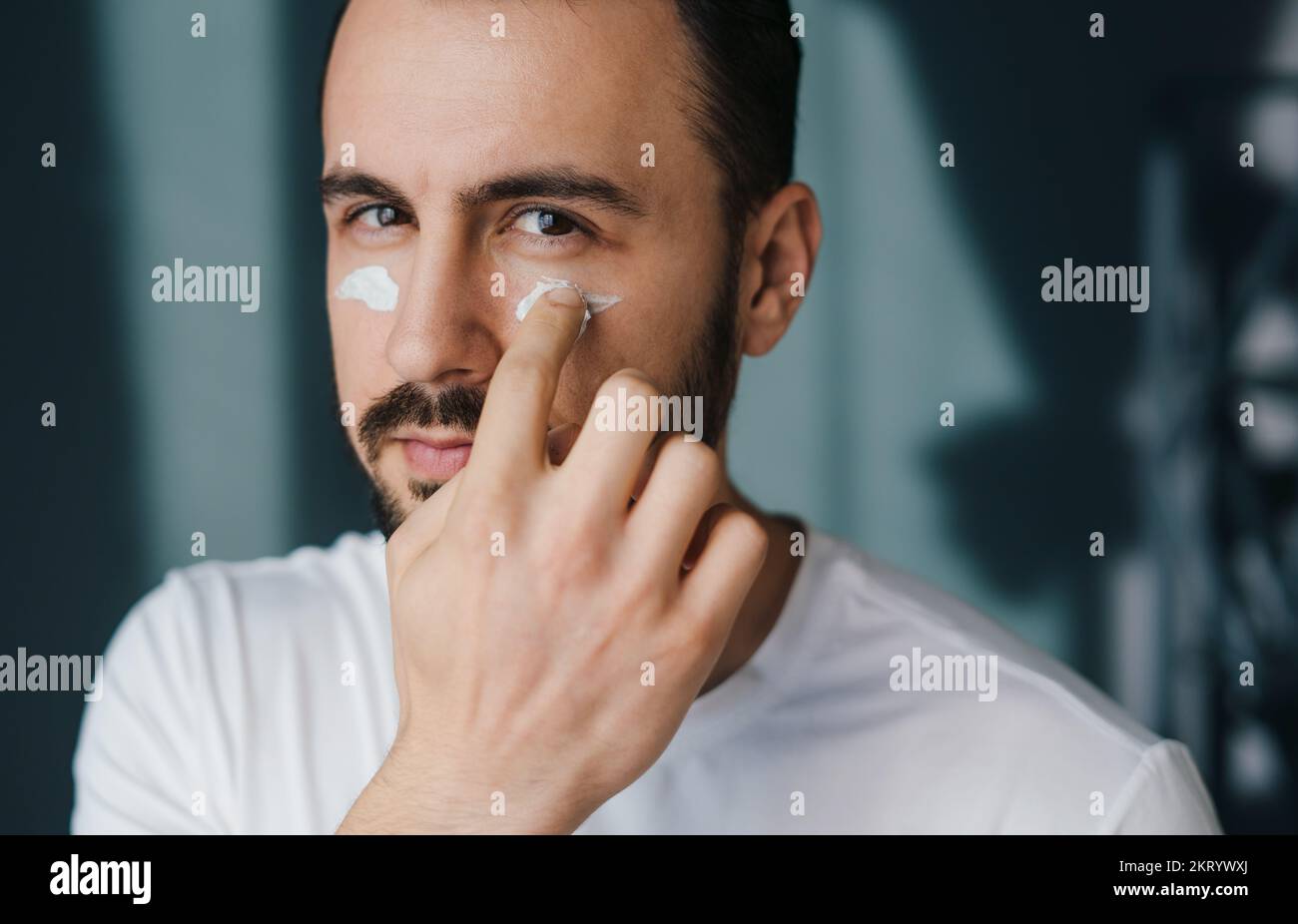 Dermatology camera hi-res stock photography and images - Alamy