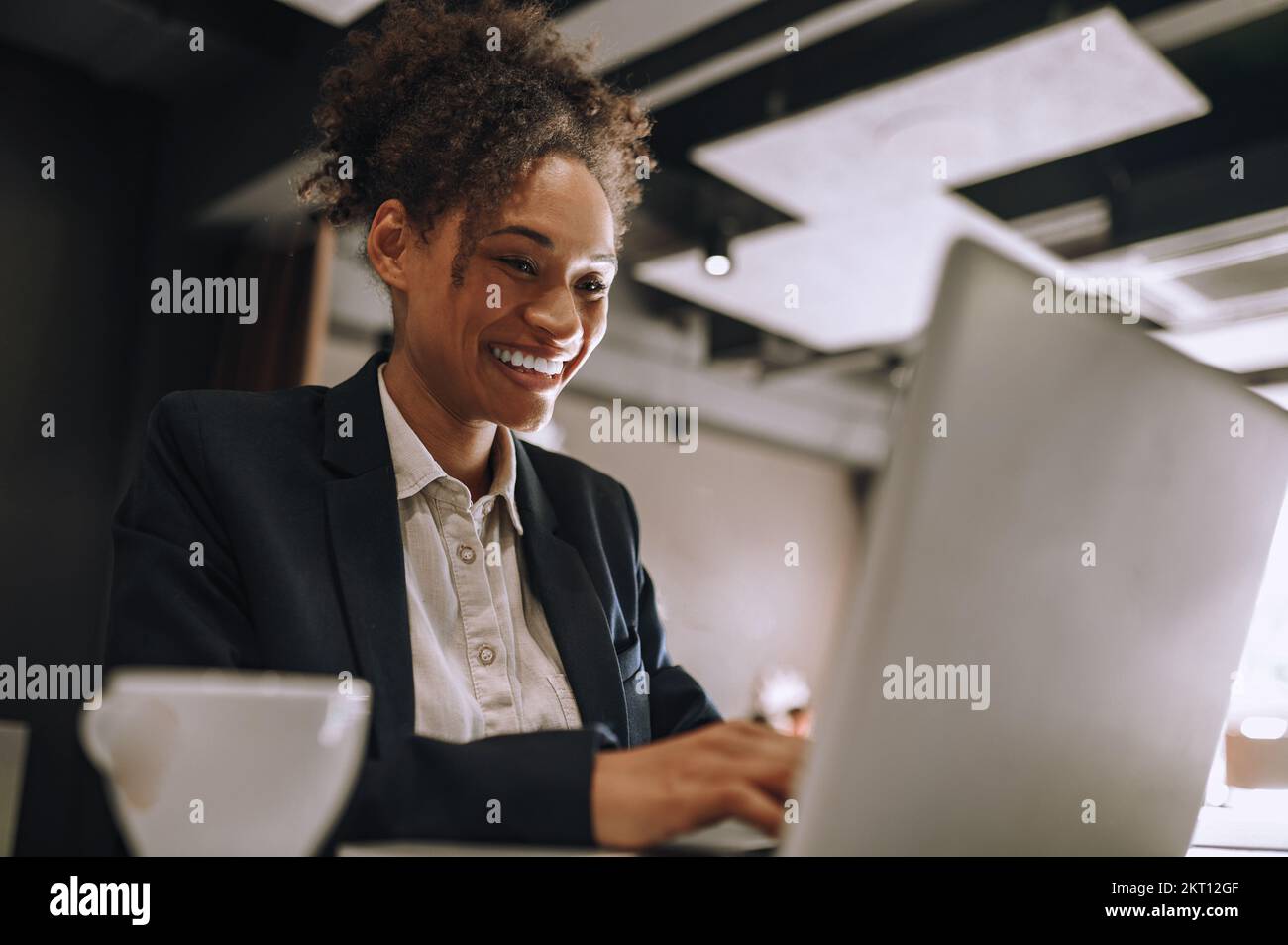 Positive typing hi-res stock photography and images - Alamy