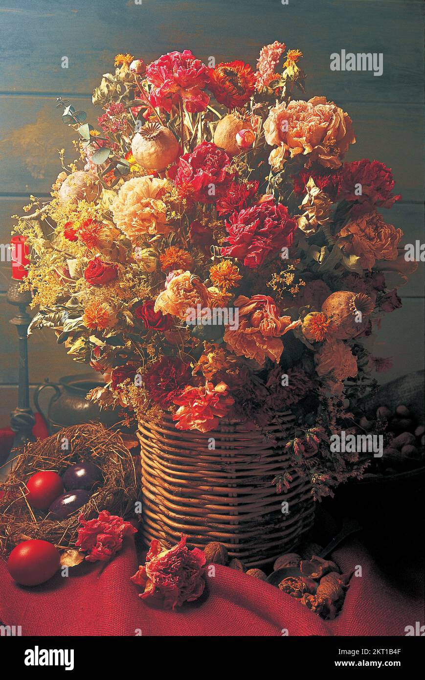 Dry flower arrangement in wooden container Stock Photo - Alamy