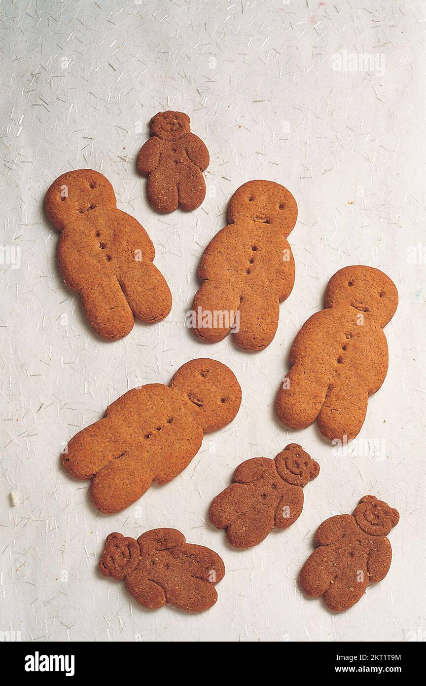 Gingerbread men and teddy bear shaped biscuits Stock Photo - Alamy