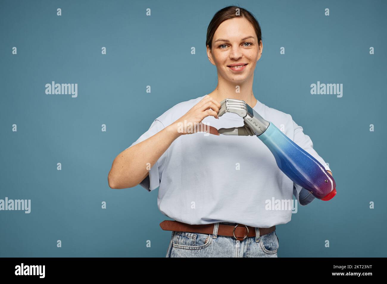 Bionic hand hi-res stock photography and images - Alamy