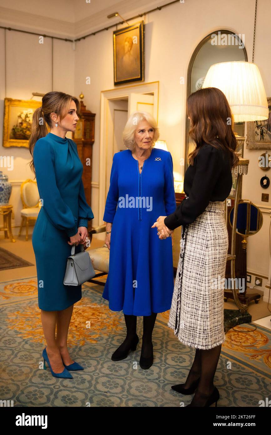 Crown of queen mary and queen camilla hi-res stock photography and ...