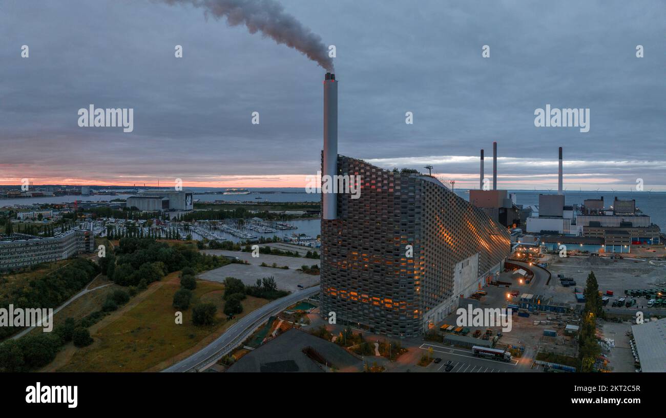 Heat and power waste-to-energy plant and a sports park in Copenhagen ...