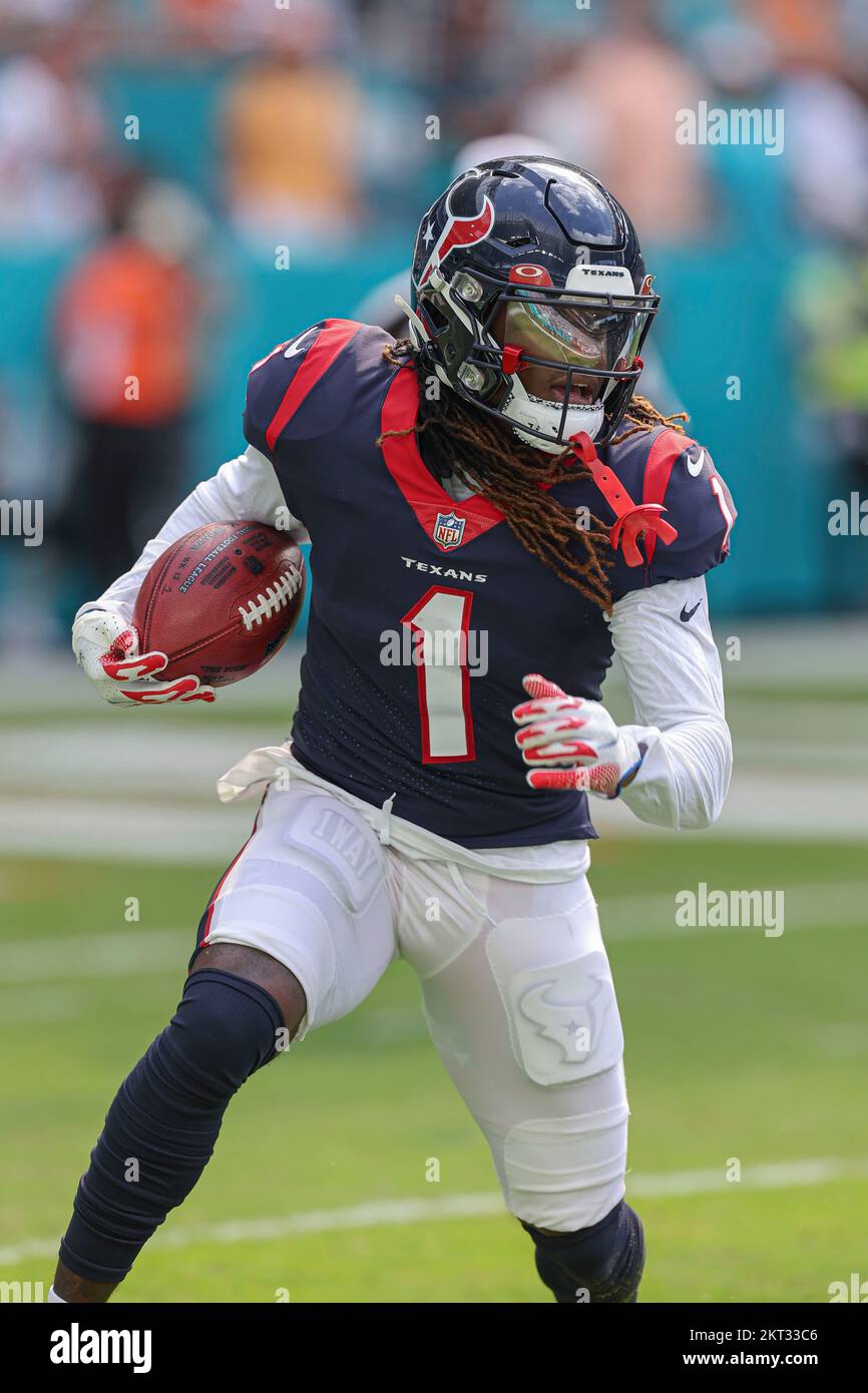 Miami. FL USA; Houston Texans cornerback Tremon Smith (1) runs with the ...