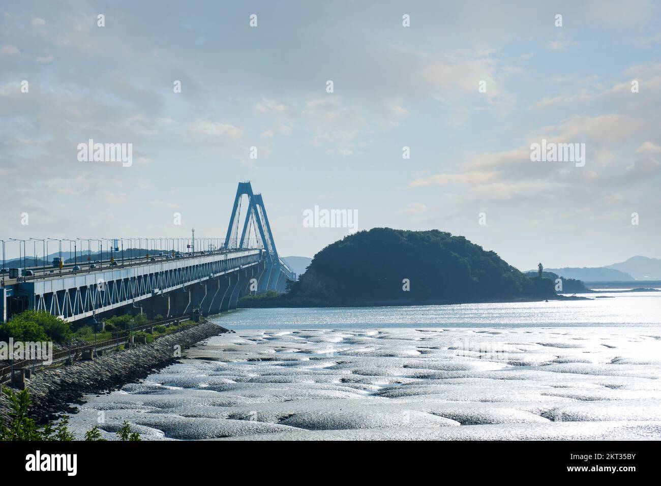 Yeongjong Bridge in Incheon, Korea Stock Photo - Alamy