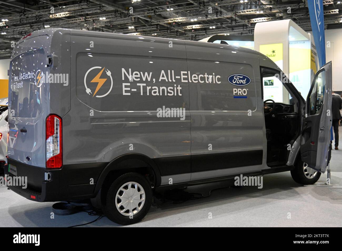 Electric ford e transit van hi-res stock photography and images - Alamy