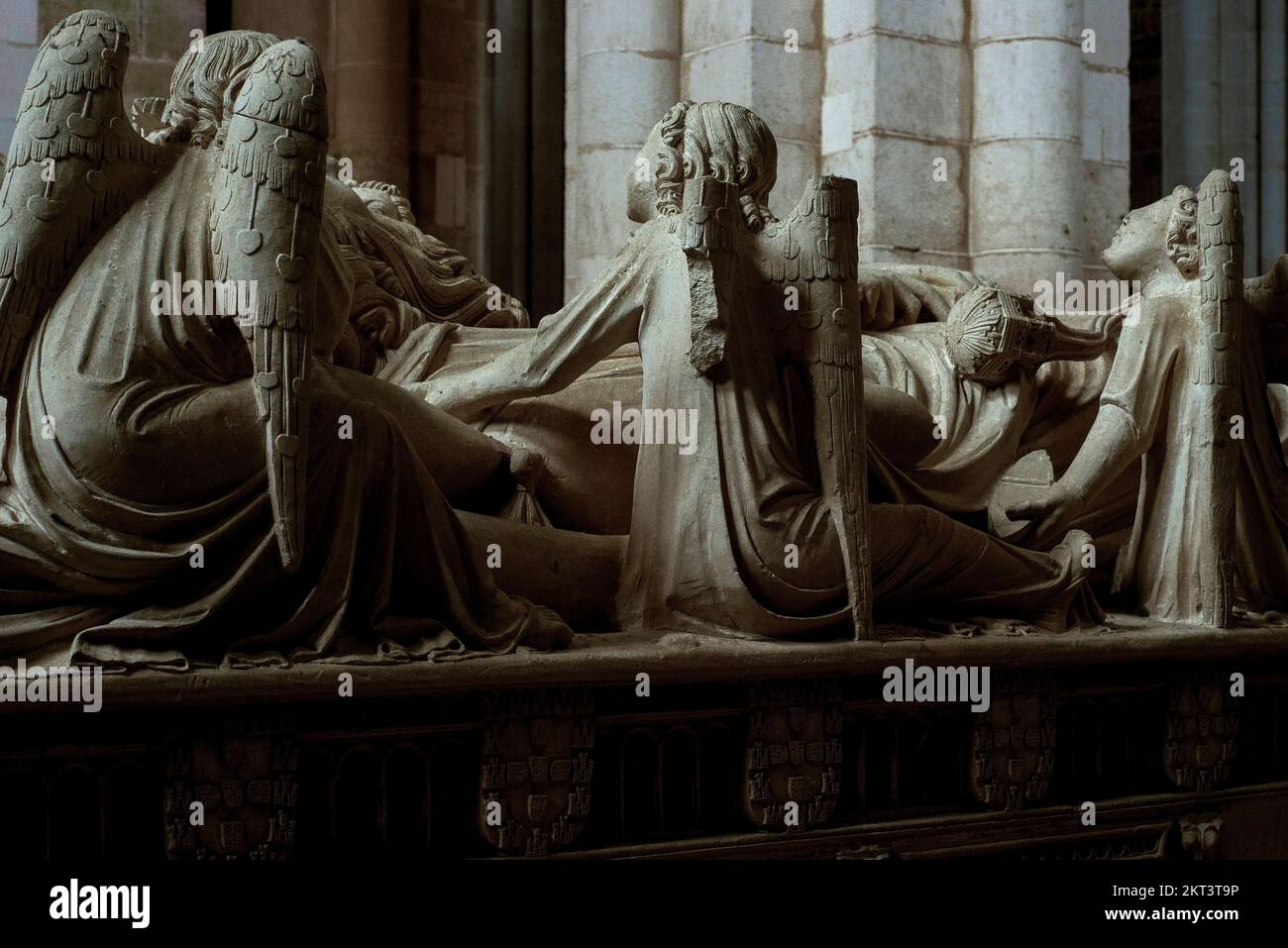 Angels gently support the crowned head and shoulders of Dom Pedro I ...